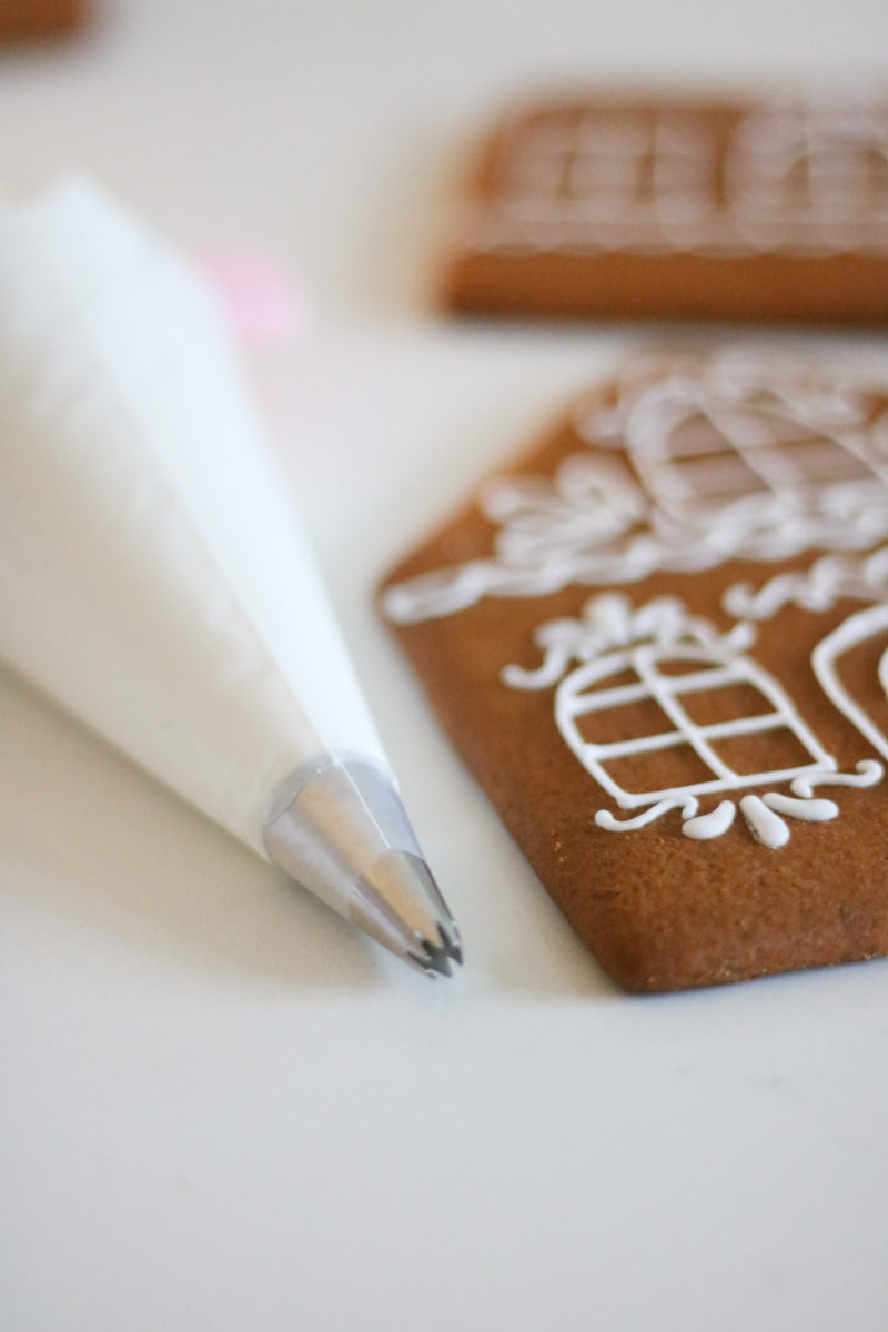 How To Build The Perfect Gingerbread House - Fraiche Living