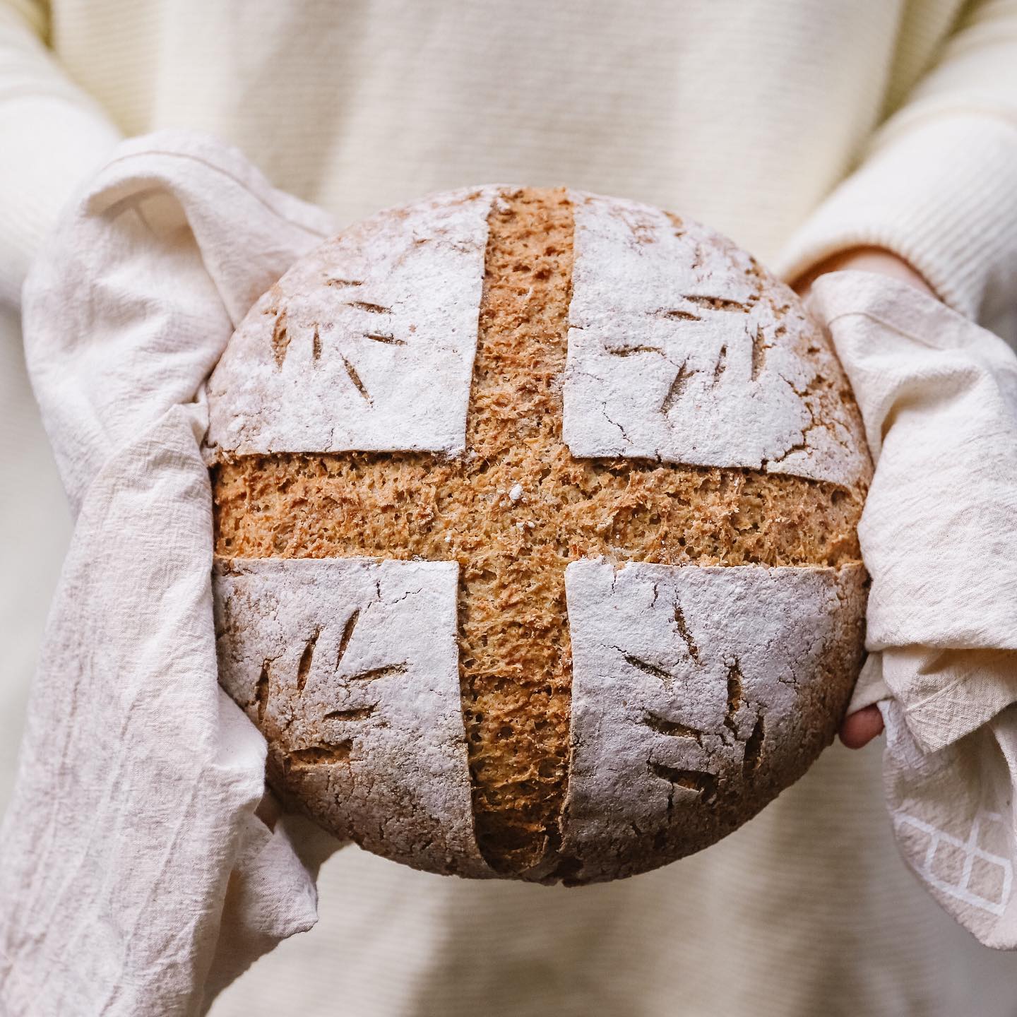 Gluten-Free Bacon & Onion Wheel - Fraiche Living